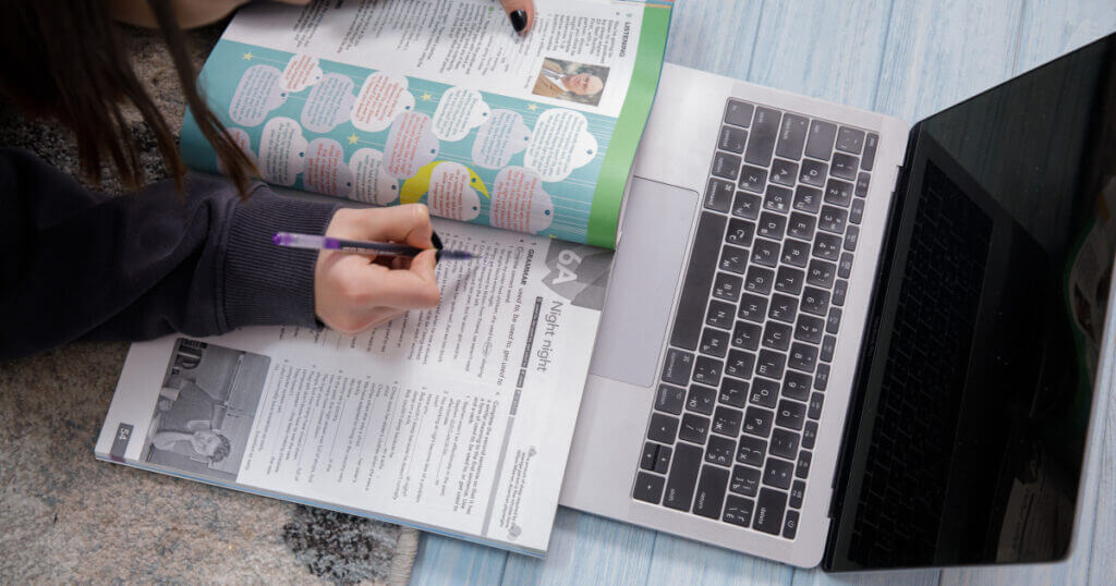 Present Simple Tense правила та приклади речень з Презент Сімпл